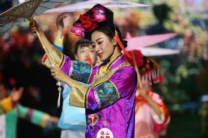 The Manchu People 满族 - WentChina